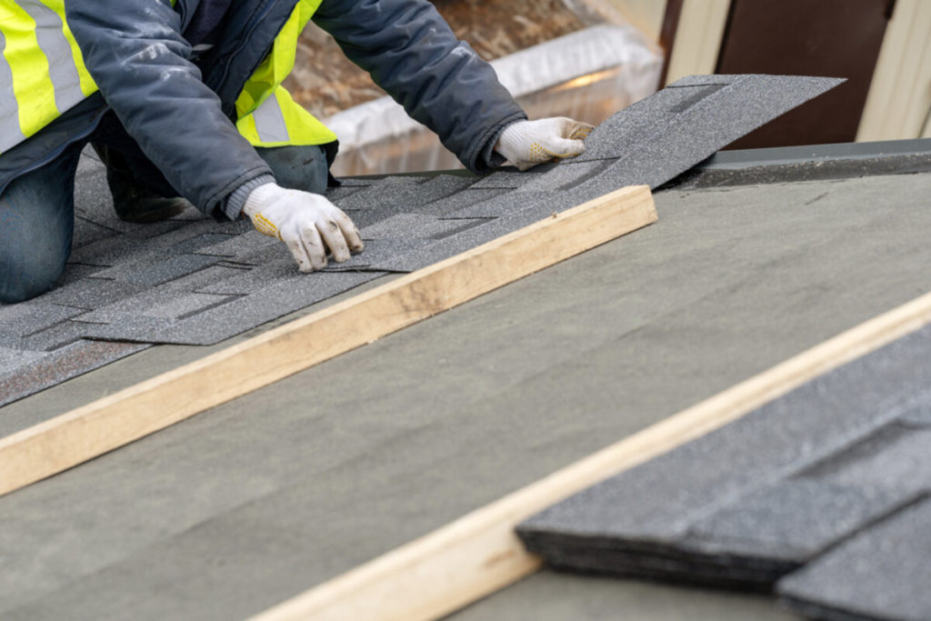 How to Cut Asphalt Shingles