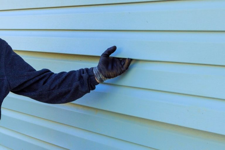 6 Reasons Why Your Vinyl Siding Is Warping, Buckling, and Cracking